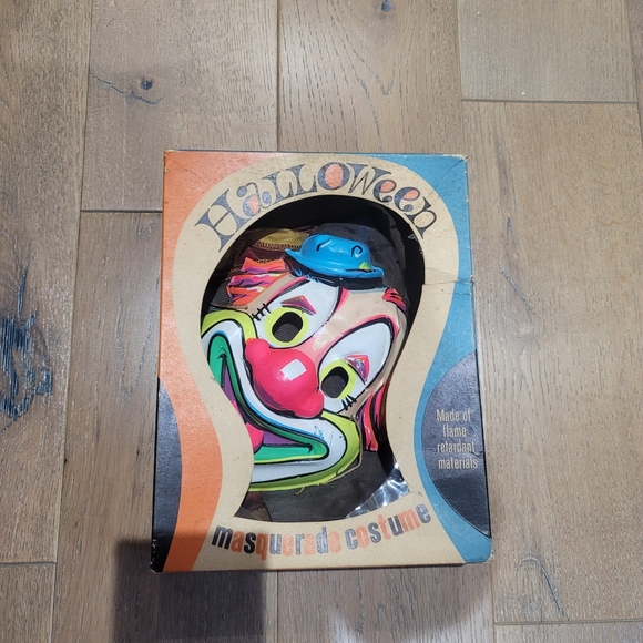 Bland Charnas company | Costumes | 96s Packaged Halloween Clown Costume ...